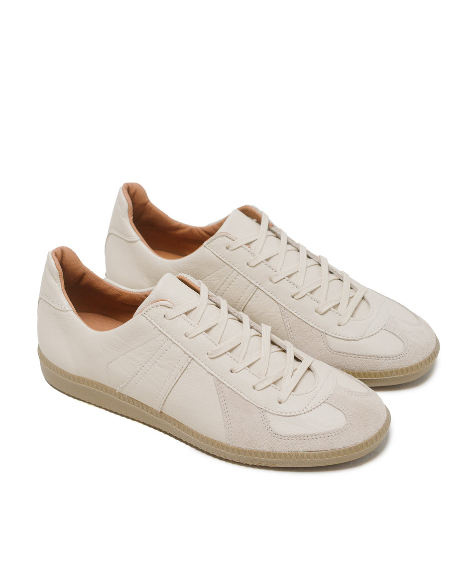 Reproduction of Found German Military Trainer 1700L White – lost & found